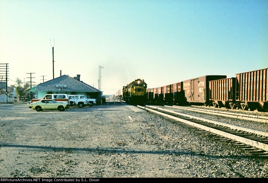 ATSF 3802 West